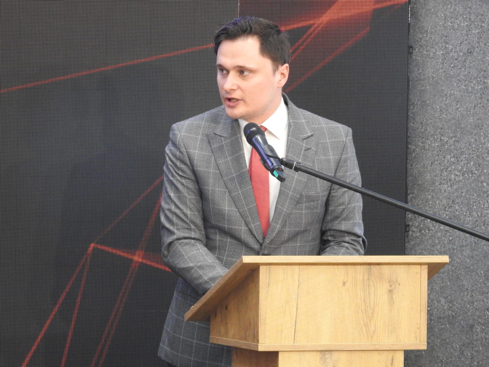 Wyzwania dla rolnictwa w Polsce po pandemii. Krzysztof Ciecióra zachęca ... Wyzwania dla rolnictwa w Polsce po pandemii. Krzysztof Ciecióra zachęca ...